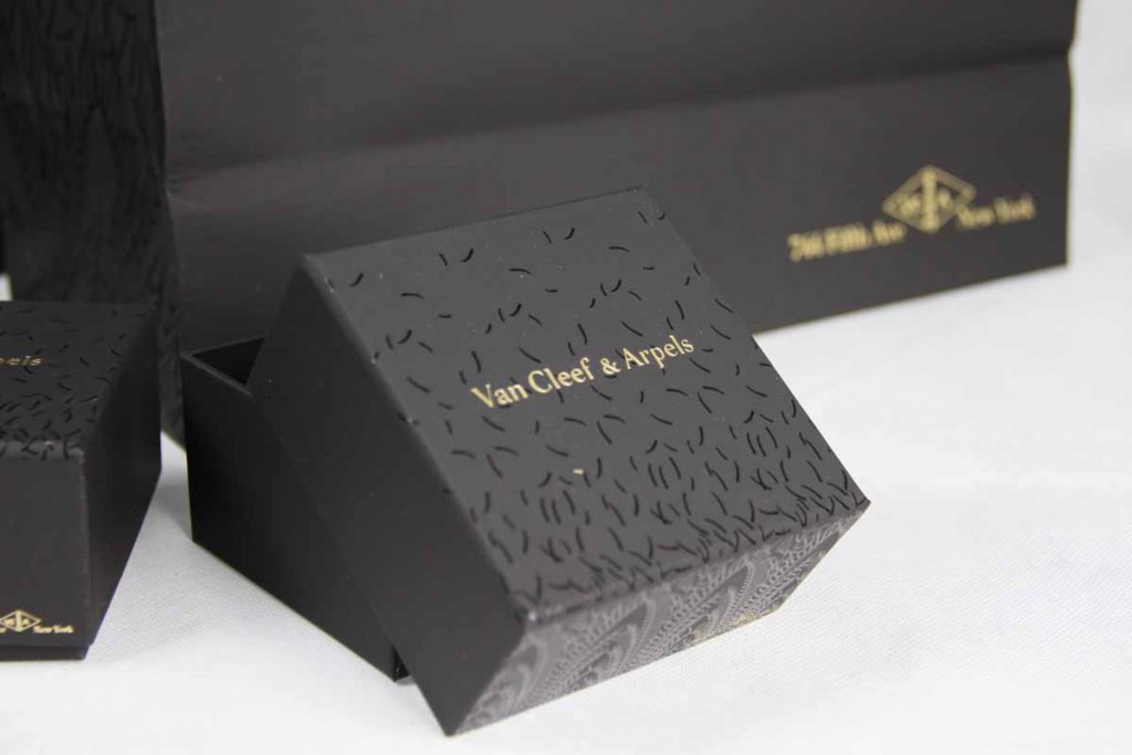 VCA Box_Spot UV and Hot Stamping - Paper printing and packaging ...